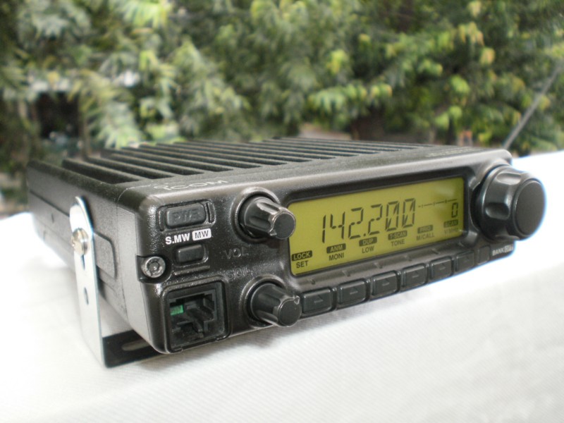 dbest-radio: icom IC-2200H TERJUAL